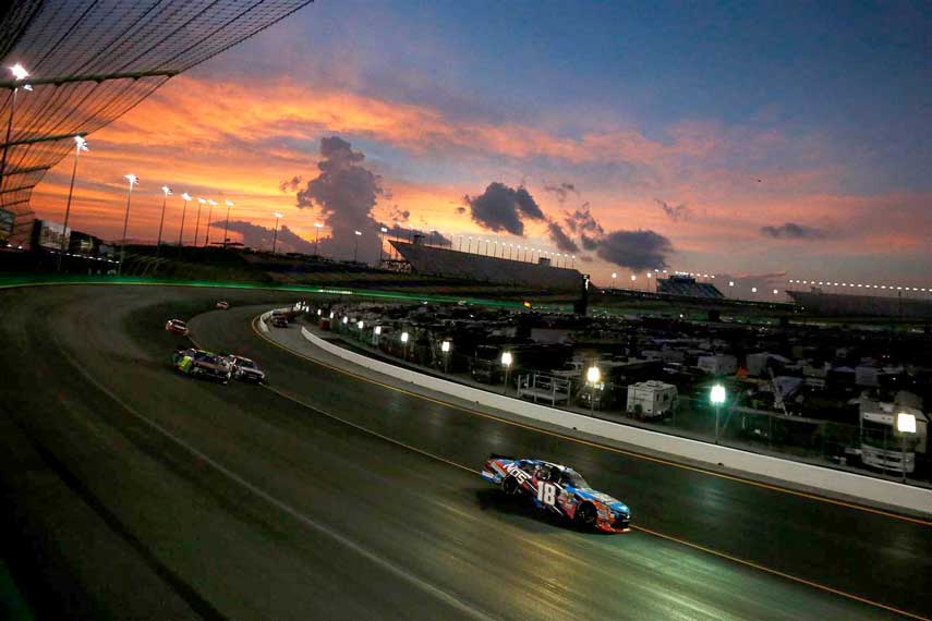 Busch wins dramatic Alsco 300 at Kentucky